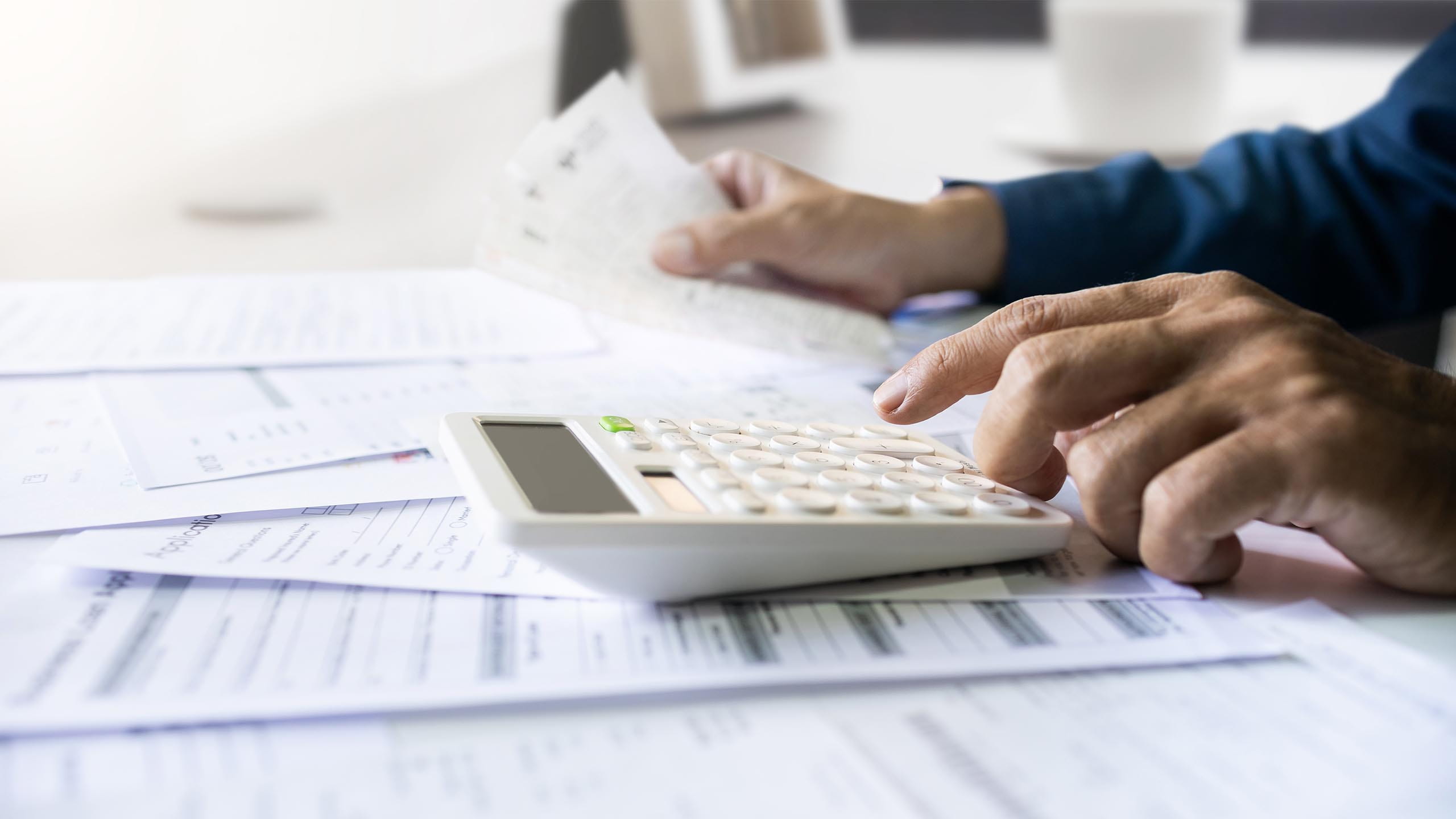 Understanding the De Minimis Tax Rule | PIMCO