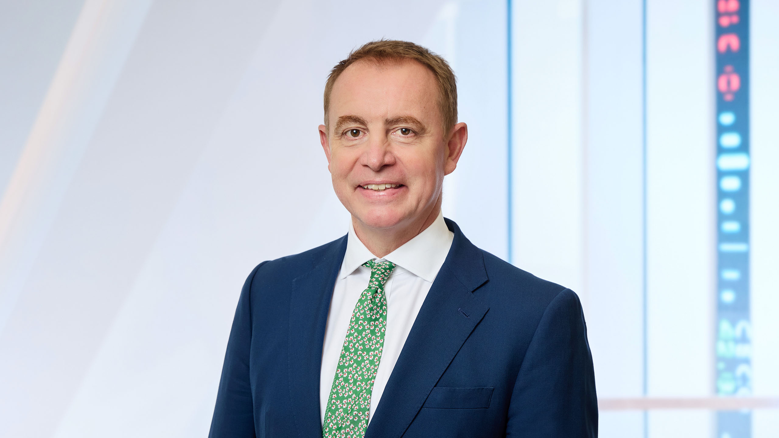 Simon Hillenbrand | PIMCO